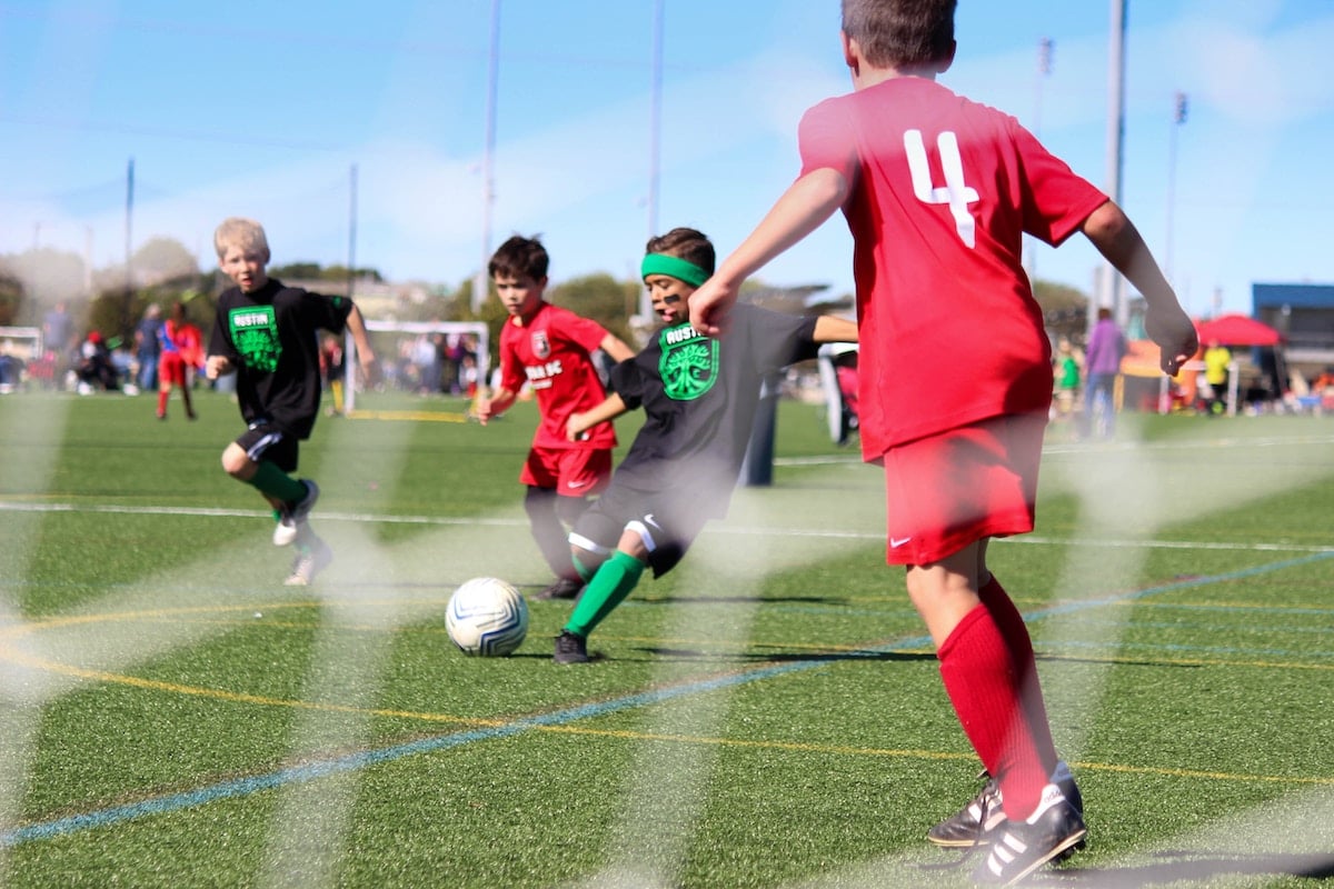 Perché il calcio è uno sport perfetto per i bambini - David Lloyd Clubs